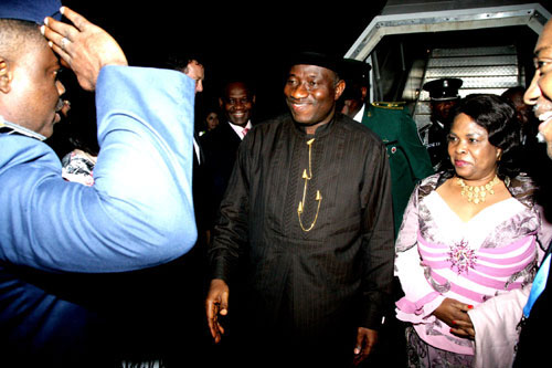 In Pictures: President Goodluck Jonathan Arrives Australia for ...