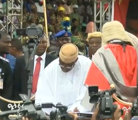 Huge crowd welcomes new governor Kayode Fayemi – P.M. News