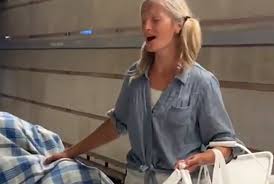 Homeless singer gets recording contract after viral video - P.M. News