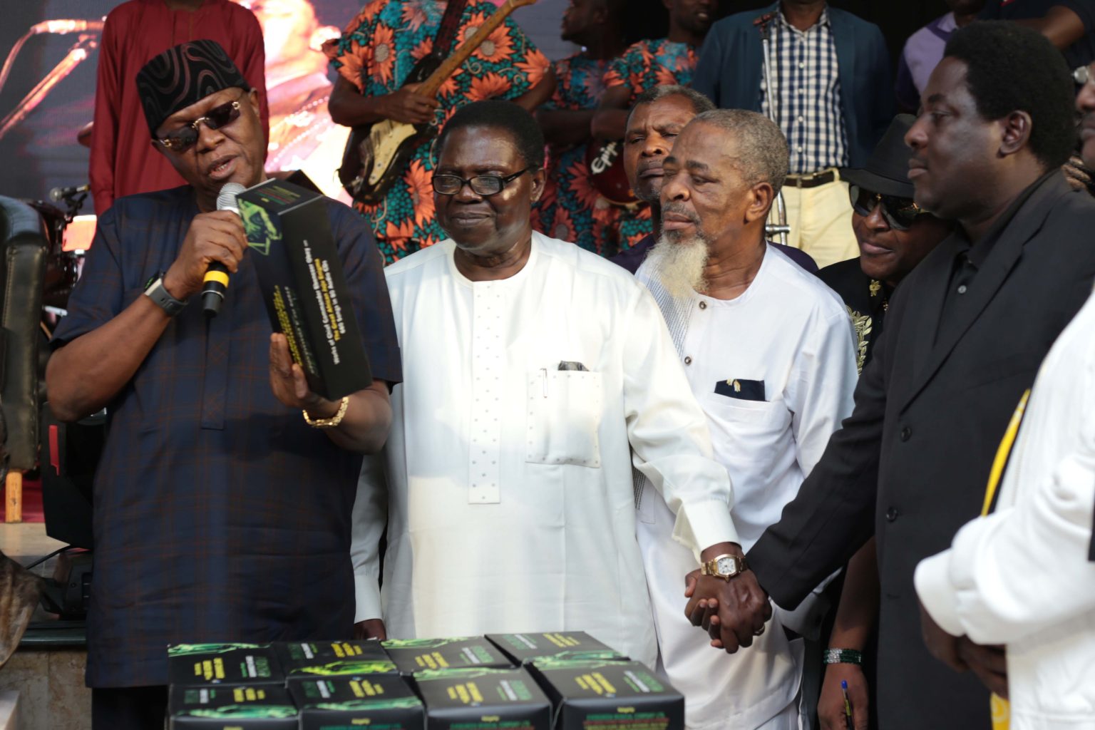 Evergreen Musical inducts Ebenezer Obey into Hall of Fame - P.M. News