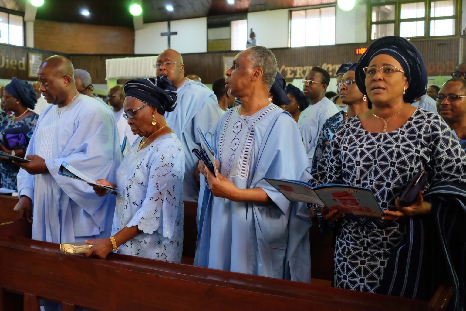 Photos: Renowned Librarian Sesan Dipeolu buried in Lagos - P.M. News