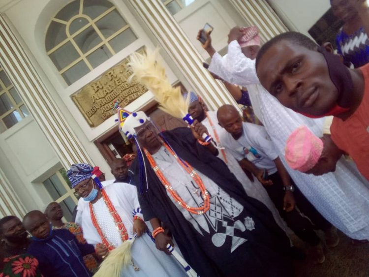 Oba Olukayode thanks Sanwo-Olu after breaking 24 years jinx - P.M. News
