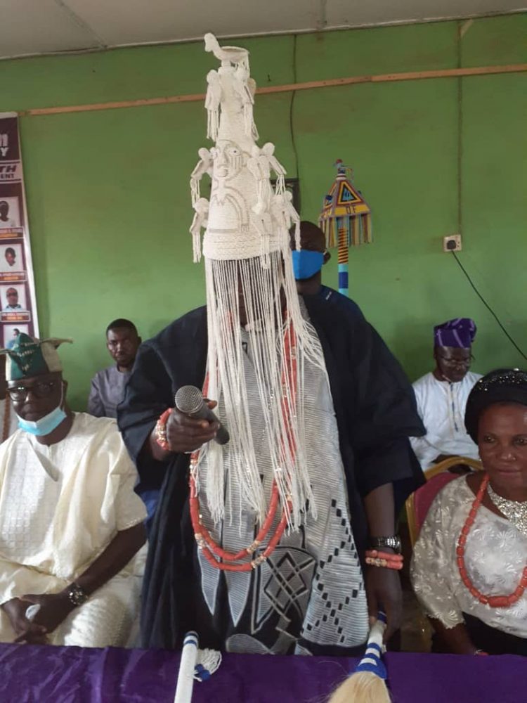 Oba Olukayode thanks Sanwo-Olu after breaking 24 years jinx - P.M. News