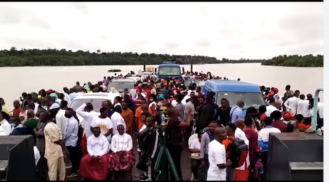 Thousands move to Ode Itsekiri for Olu of Warri coronation - P.M. News