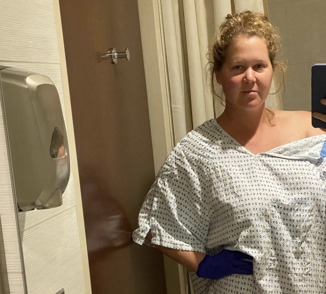 Hollywood Actress Amy Schumer Undergoes Surgery To Remove Uterus P M