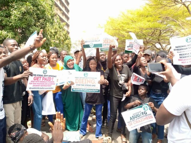 Nigerian students protest over ASUU strike (photos) - P.M. News
