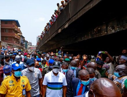 Lagos CBD clears illegal structures under Eko bridge - P.M. News