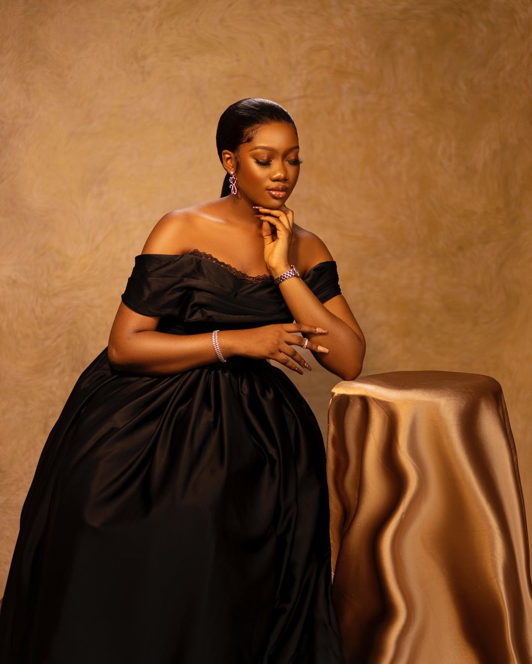Nollywood actress Nnebe releases gorgeous photos to mark 25th birthday ...