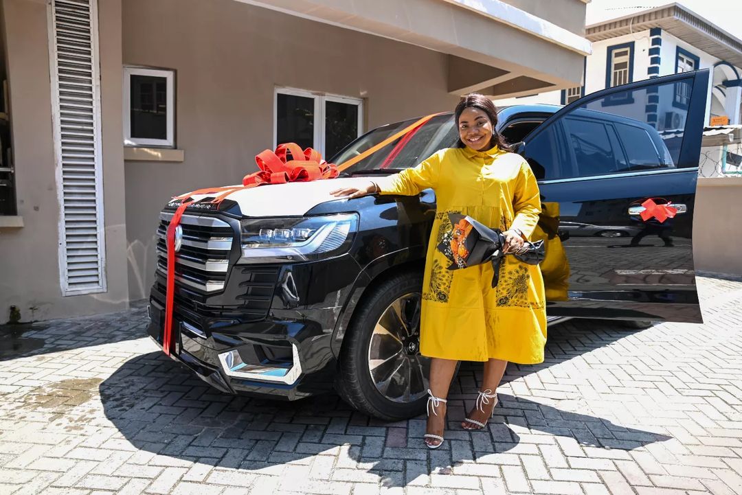 Gospel singer Mercy Chinwo gifted SUV on 31st birthday (Photos) - P.M. News
