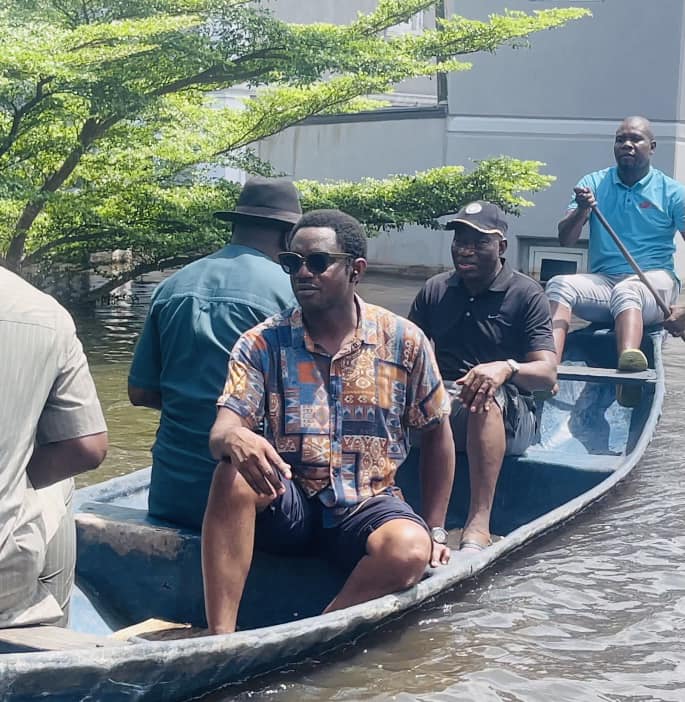 Goodluck Jonathan visits flood victims in Bayelsa (photos) - P.M. News