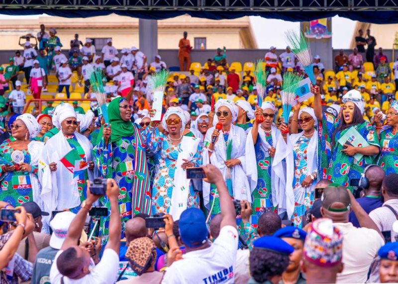 APC Southwest women stage mega rally for Tinubu in Lagos (Photos) - P.M ...