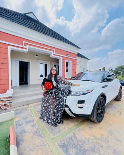 Controversial actress Nkechi Blessing acquires brand new Range Rover ...
