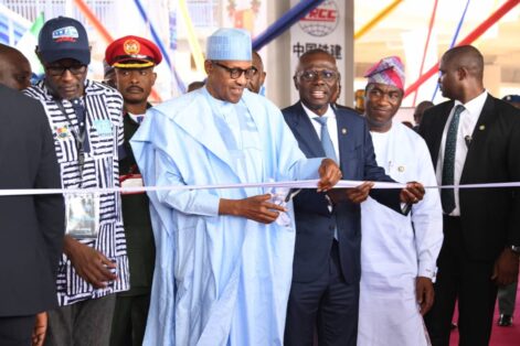 Buhari unveils iconic Lagos Blue Line Rail project, Cultural Centre - P ...