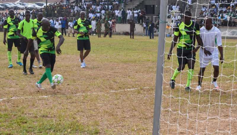 Photo of the day: Obasanjo captains Old Boys of BBHS in novelty ...