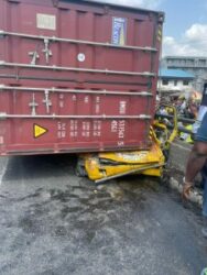 Container falls off truck in Lagos, crushes 9 persons to death (video ...