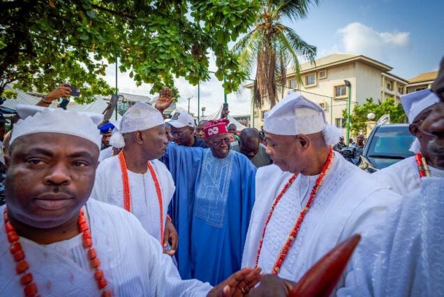 Moment Tinubu stormed Oba of Lagos' Palace (Photos) - P.M. News
