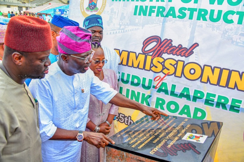 Sanwo-Olu unveils dual carriageway, bridge linking Ogudu to Alapere - P ...