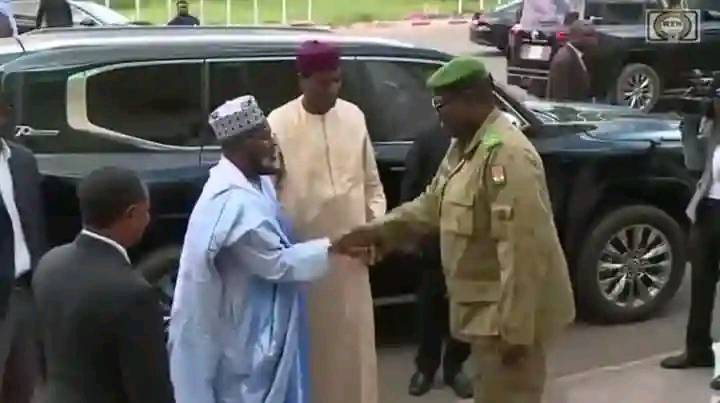 Tinubu sends Sheikh Bala Lau, Islamic leaders for meeting with Niger junta - P.M. News