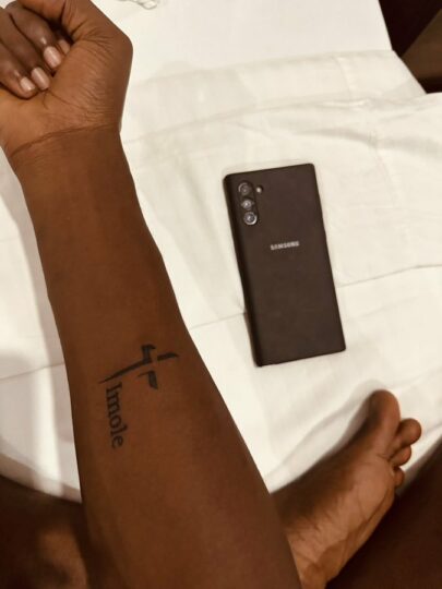 Content creator OGB Recent pays tribute to Mohbad with tattoo – P.M. News