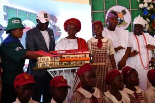 Sanwo-Olu unveils 15-classroom block Ogombo Senior High School - P.M. News