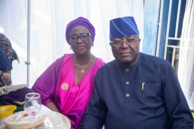 Fun, tributes as Wole Soyinka, family bid Tinuola Aina farewell - P.M. News