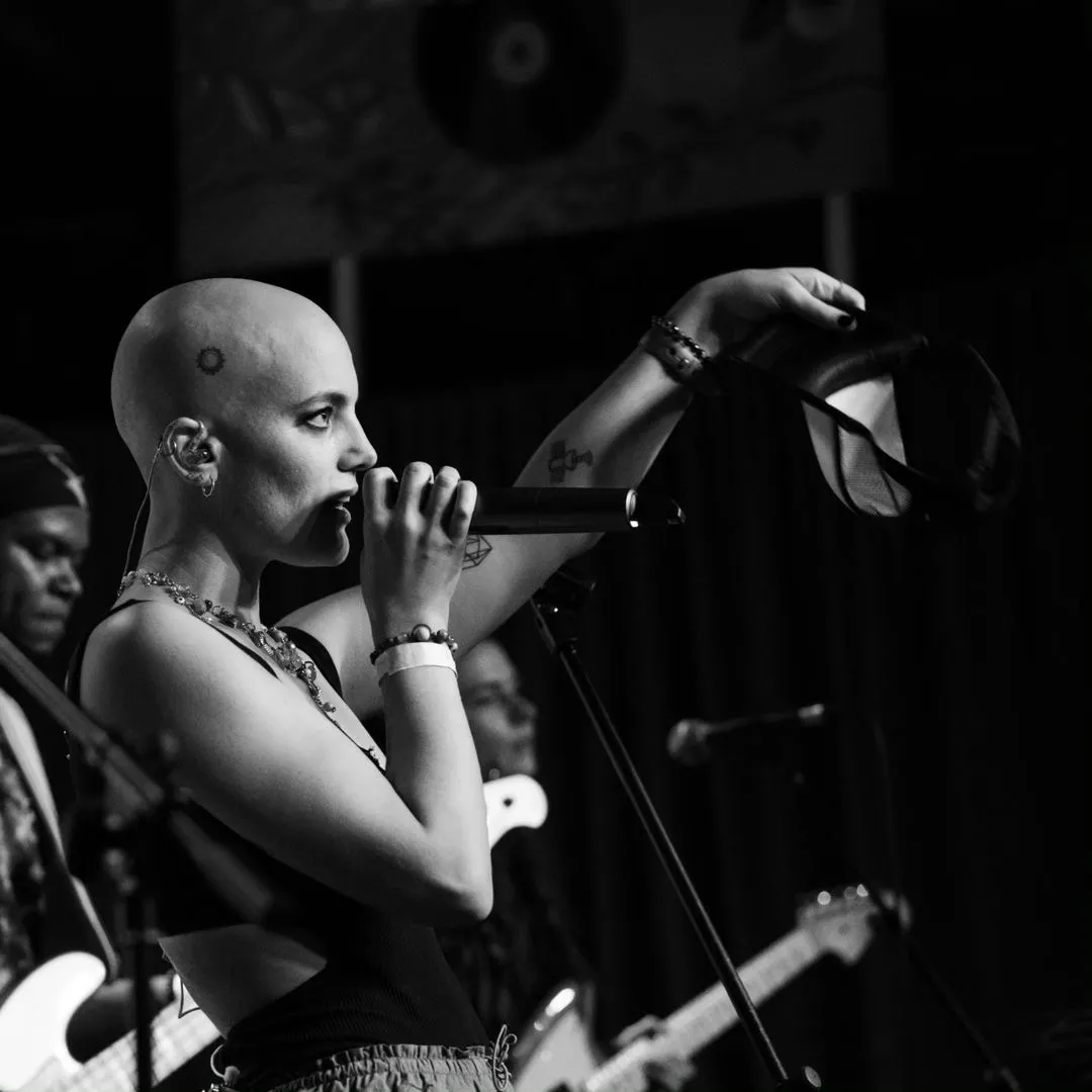 Singer with cancer Cat Janice who dedicated last song to son dies - P.M ...