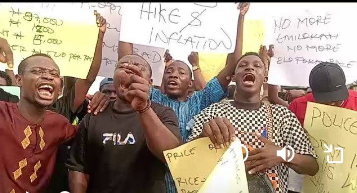 Ibadan youths hit streets to protest food inflation, insecurity