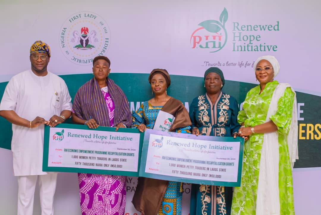 Senator Oluremi Tinubu rolls out N50M for 1,000 women petty traders in ...