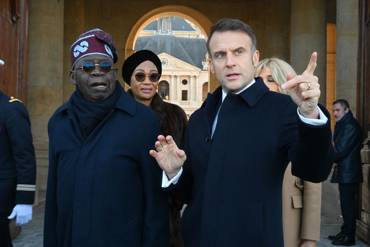 PHOTOS: French President Macron receives Tinubu, wife in Paris - P.M. News