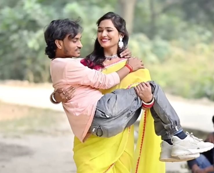 Indian strong wife showcases strength, lifts husband in Viral Instagram ...