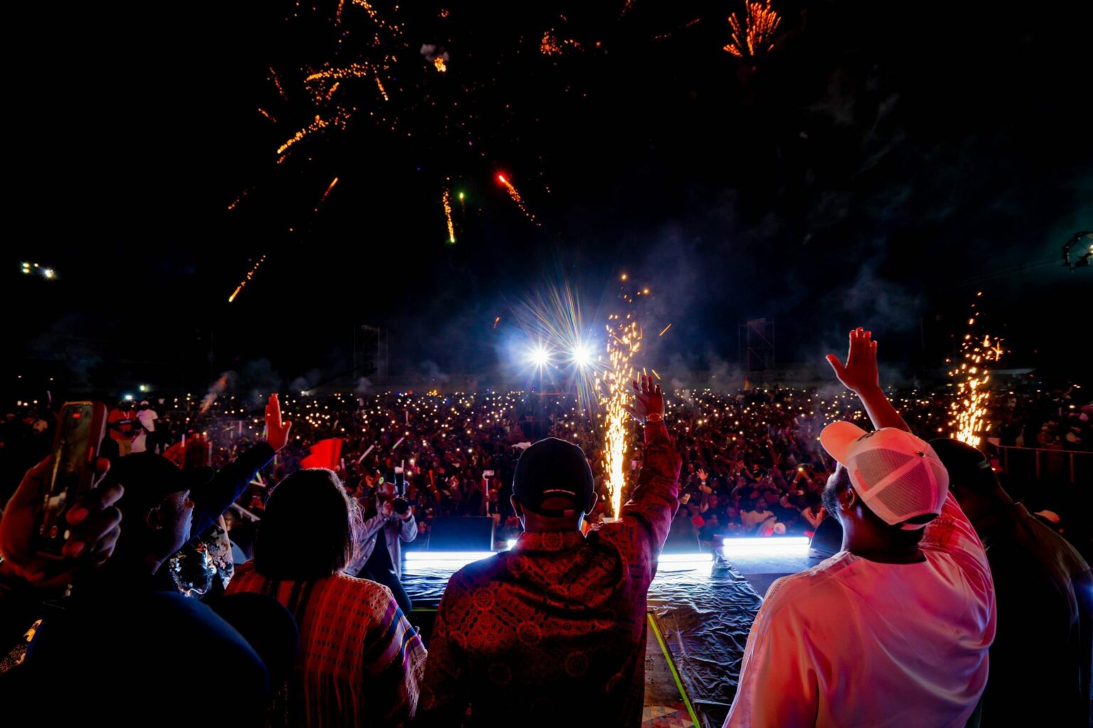Burna Boy, Wizkid others thrill fans at 2025 Lagos Countdown – P.M. News