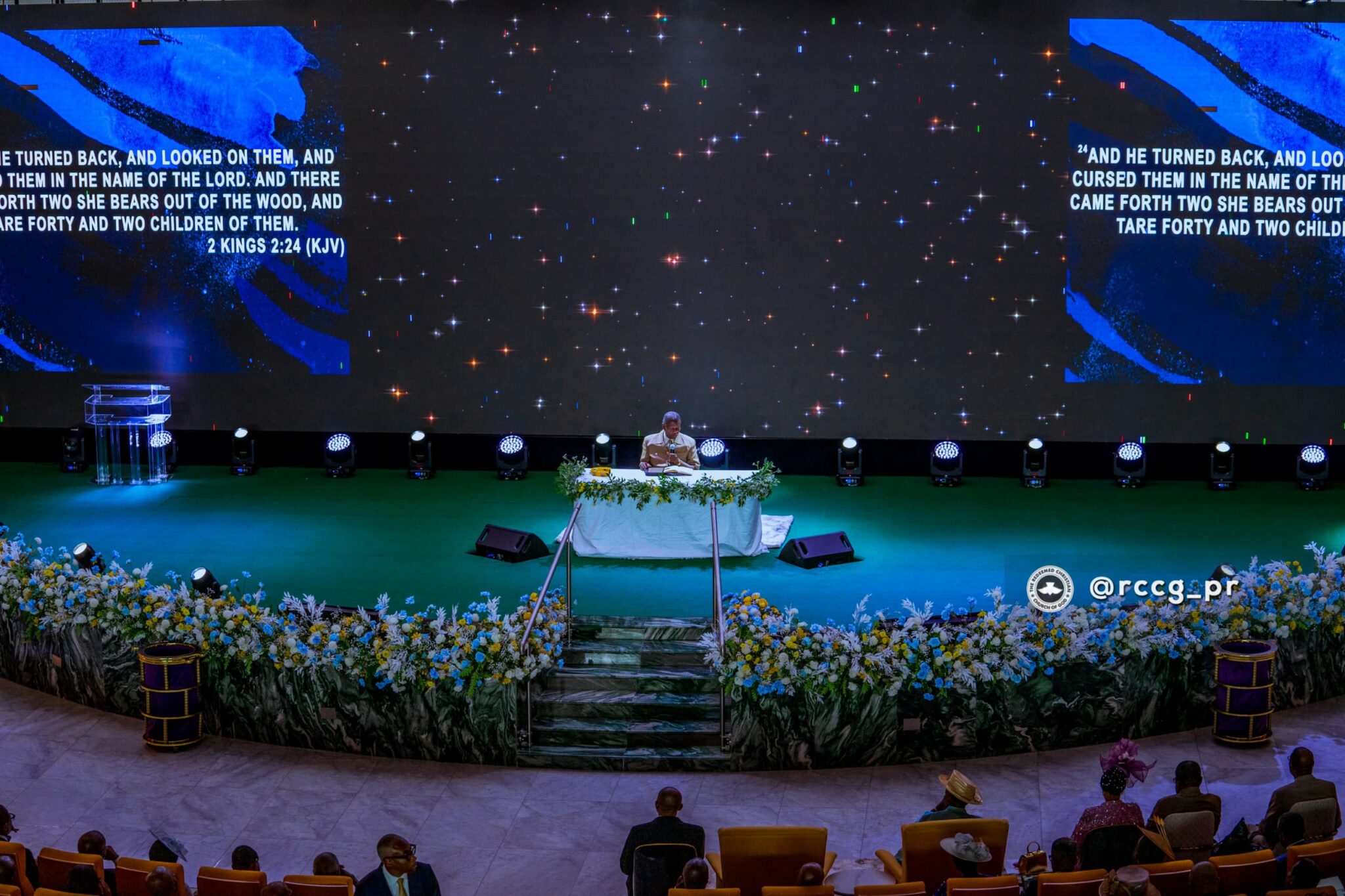 Pastor Adeboye unveils new name for RCCG Apapa Family - P.M. News