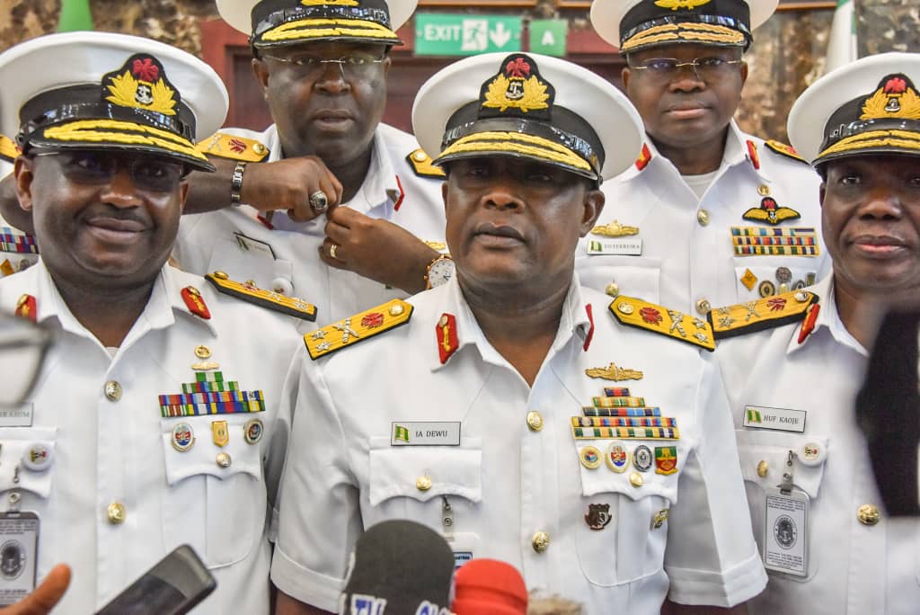 Oil theft: Navy nabs 215 suspects, destroys 468 illegal refineries - P ...