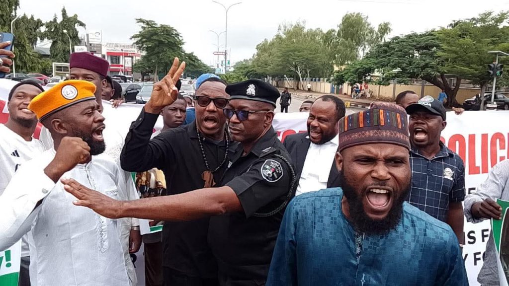Breaking: Sowore joins retired police officers’ protest in Abuja ...