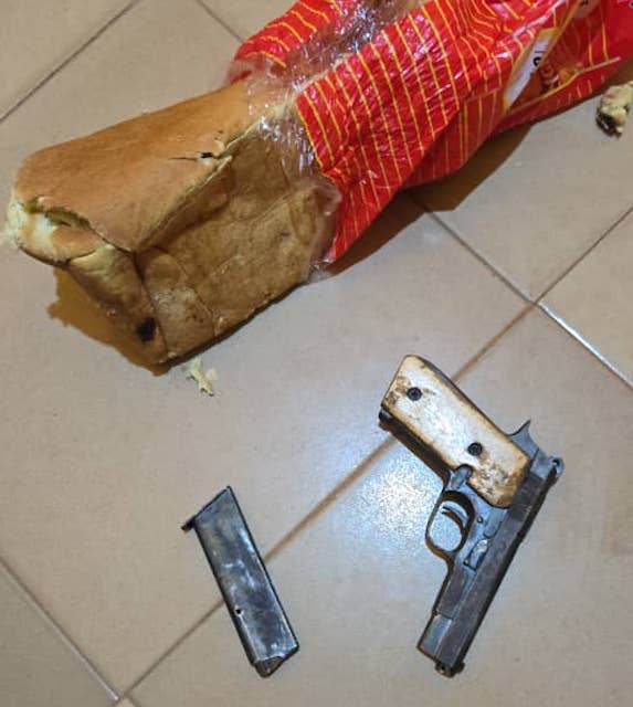 Police arrest Nigerian man with gun hidden inside bread - P.M. News